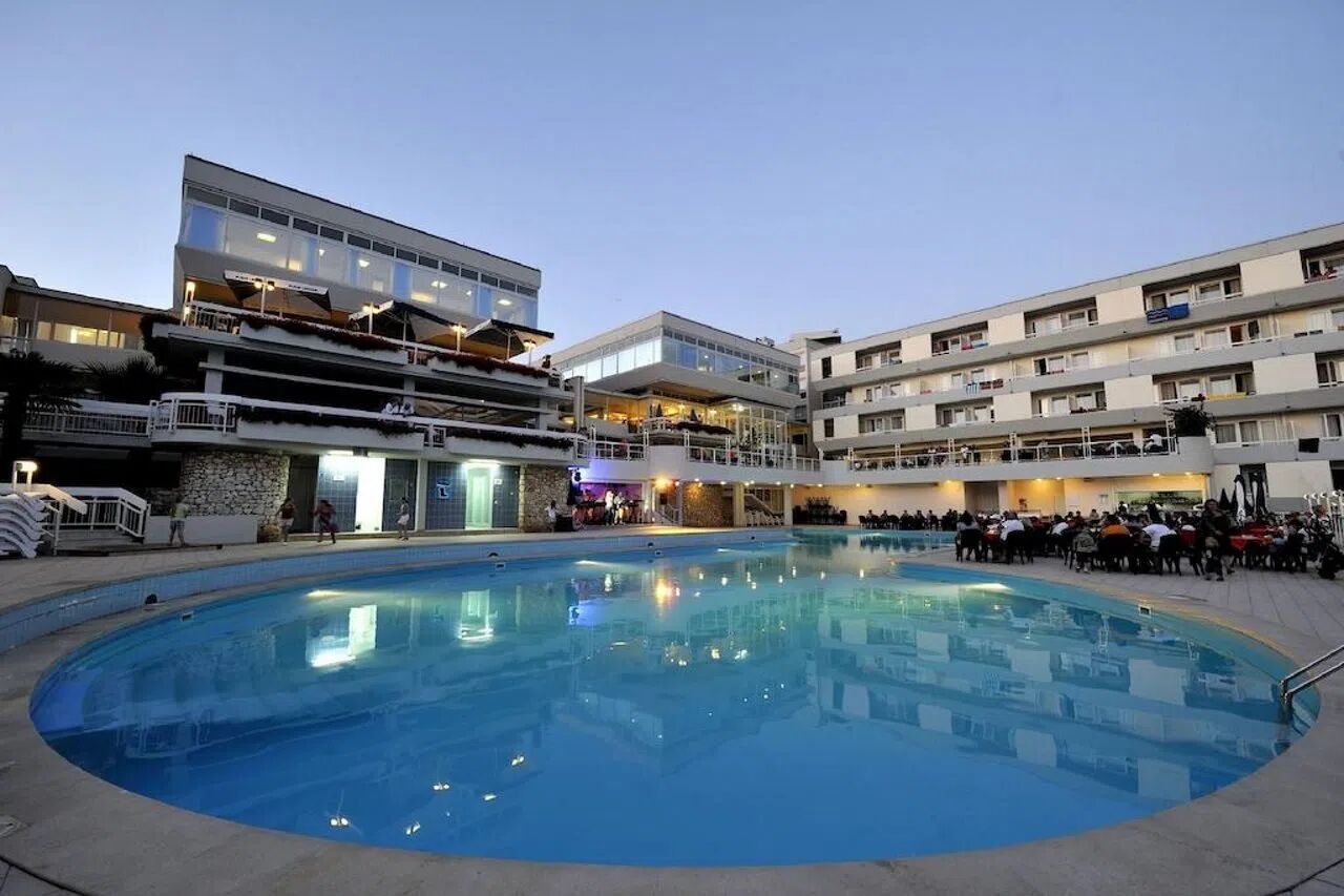 Hotel Delfin Plava Laguna in Porec, Kroatië | Zoover